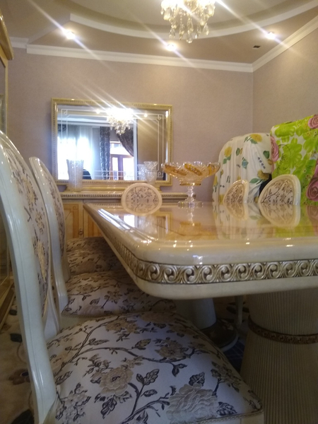 Камод стол и стулья