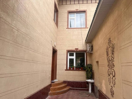 Район:Яккасарой ориентир:тожик пасул 
2-етаж 
6-комнат 
2-Санузел 
2-с