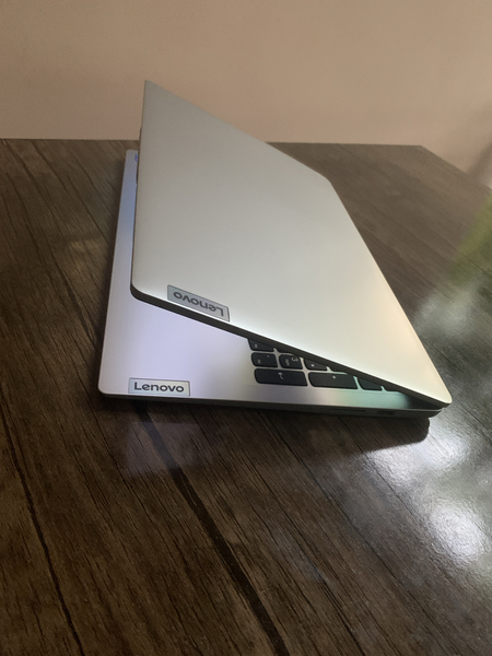 lenova laptop sotiladi