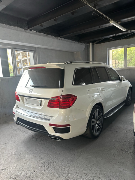 Mercedes Benz GLS 400 сотилади !