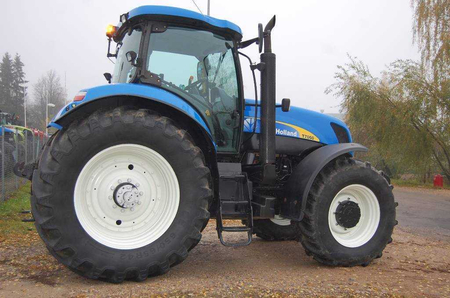 Traktor New Holland T7060 Halol Ribosiz Bolib tolashga