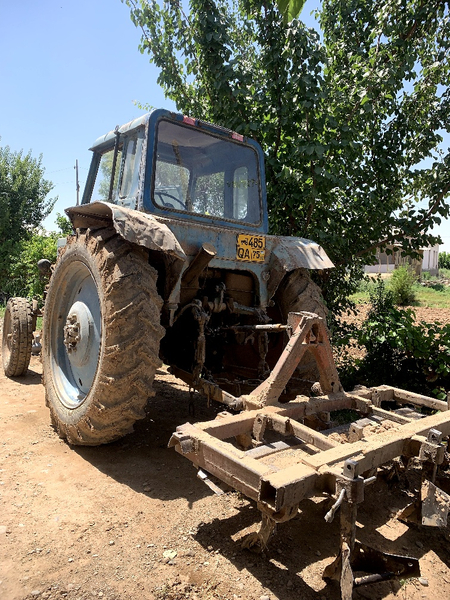 TRAKTOR MTZ 80 sotiladi