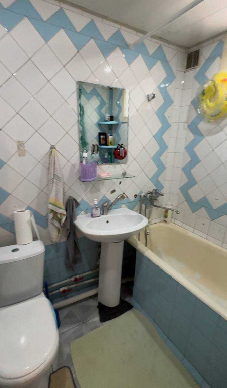 СЕБЗАР 3/2/5. Супер локация. 70м2. Балкон 2*6. Метро 300м.
