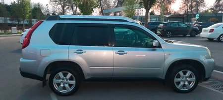 Продаётся автомобиль nissan x-trail 2009