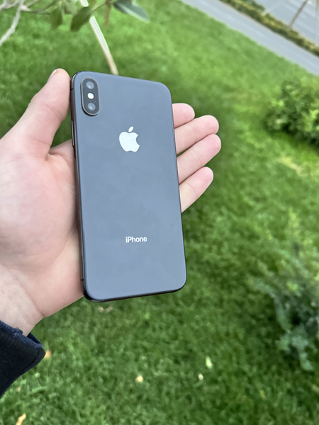 iphone X        .