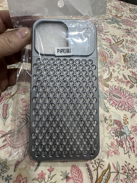 Чехол металический  для ipone 14 про max оригинальный