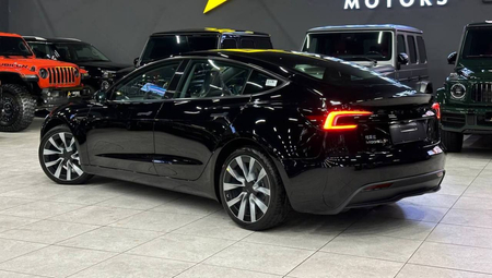 Tesla model yangi 2024