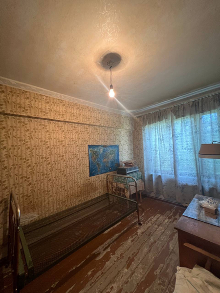 Срочно продаётся Юнусабад 4кв 2/2/4