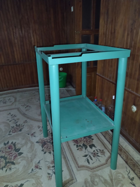 Тумба подставка железная