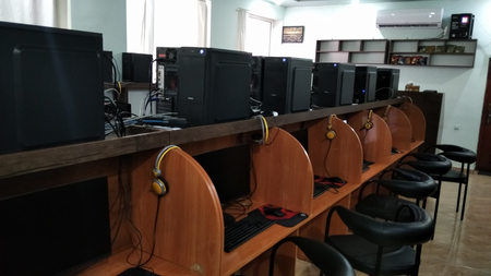 10ta Game klub uchun kompyuterla