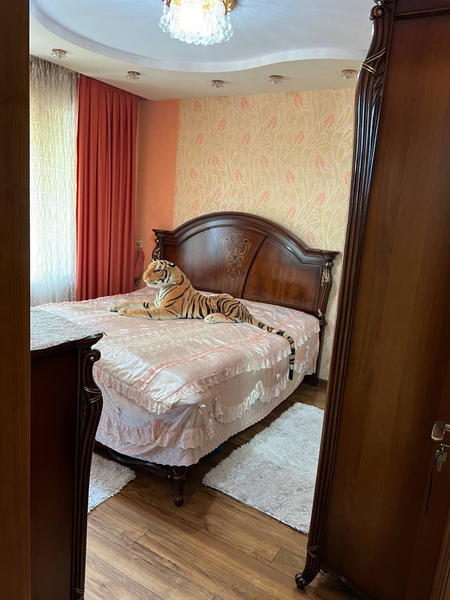 Продам 4/1/4 Дархан 77-серия