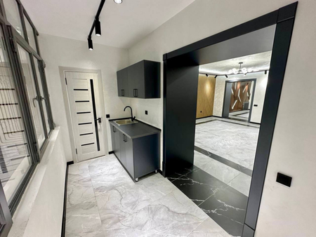 Продаю Своя Hi-Tech Office Яккасарай Мукумий Мост Вдоль дороги 90м2.