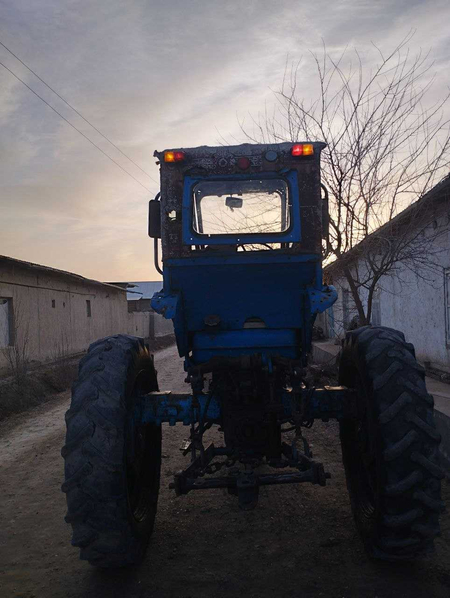 Traktor sotiladi  Markasi T28