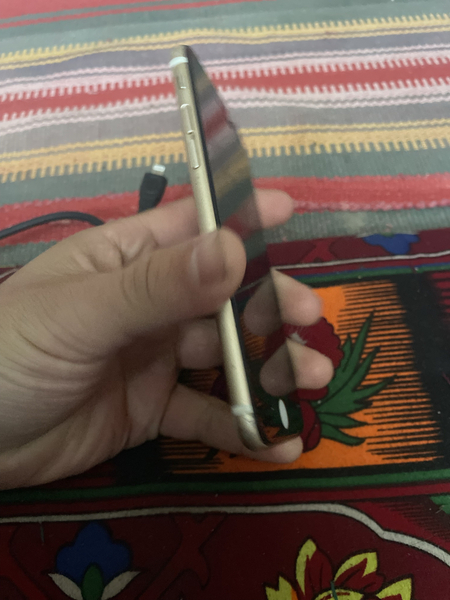 Ayfon 6 s srochna sotiladi
