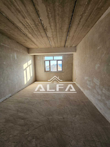3 xonali 92m² 4-qavat sotiladi.