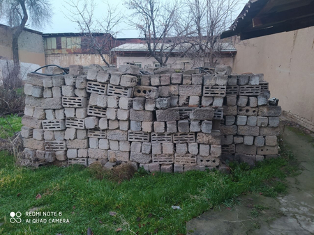 Шлака блок яхши тозза бузиб олинган