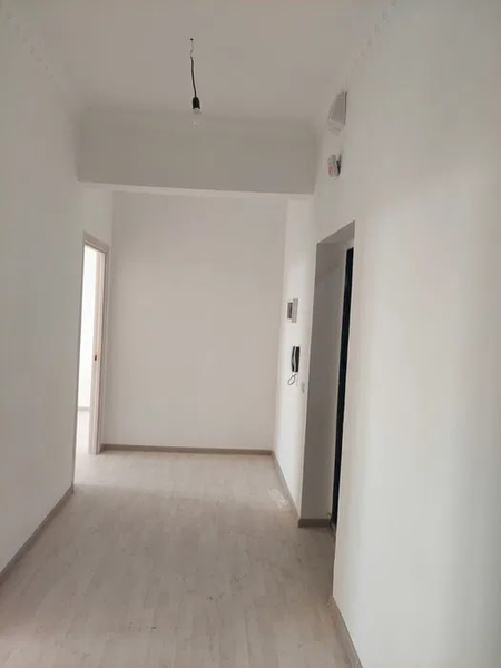 Сергели,5 я станция,продается квартира.