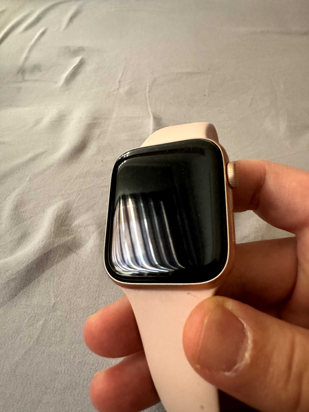 Срочно APPLE Watch SE 1 поколения (GPS)