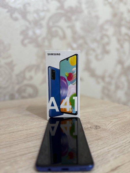 Продам Самсунг А41 4/64 гб
