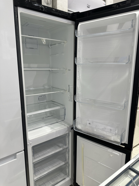 Холодильник Indesit ITS 4200 Black