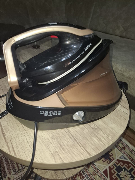 Продаётся паровая станция Tefal