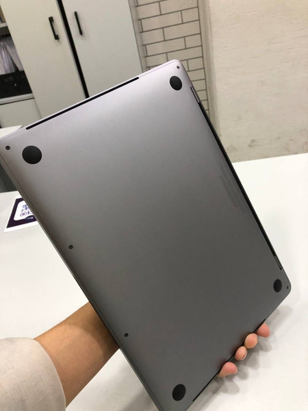 Macbook pro 2017/2016 13inch Retina 16/1tb Touch Bar