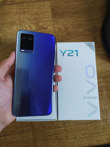 Vivo y21 yangi pachka telefon abmen bor