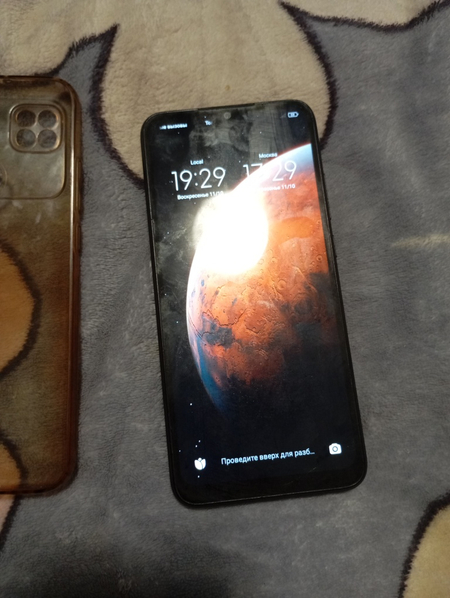 Продам Redmi 9c 2/32