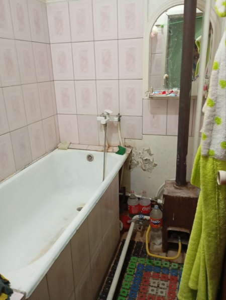 3 xonali Kvartira sotiladi