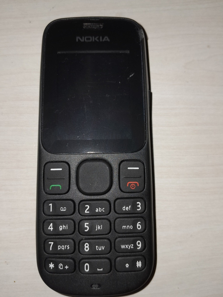 Assalom alekum telefon sotiladi original Nokia 100