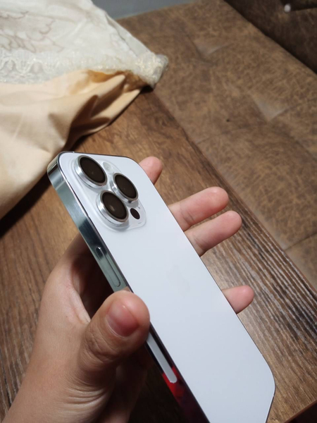 iPhone 14 pro…..