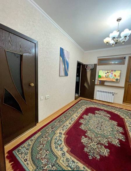 Метро Новза Чиланзар 7 2х комнатная  Балкон 1.5*3 с Евроремонтом
