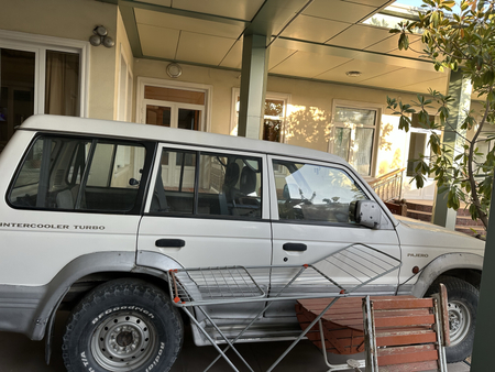 Продается Mitsubishi внедорожник