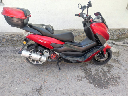Dastafkaga tayor qib qoyilgan Max skuter 200 kub sotiladi