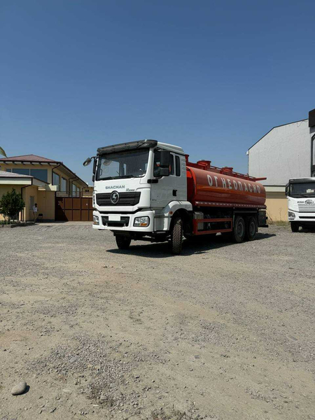 Бензовоз SHACMAN H3000 20 КУБ