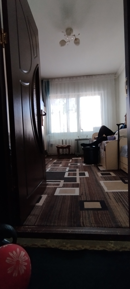 Qora qamish 2/4 uy sotiladi