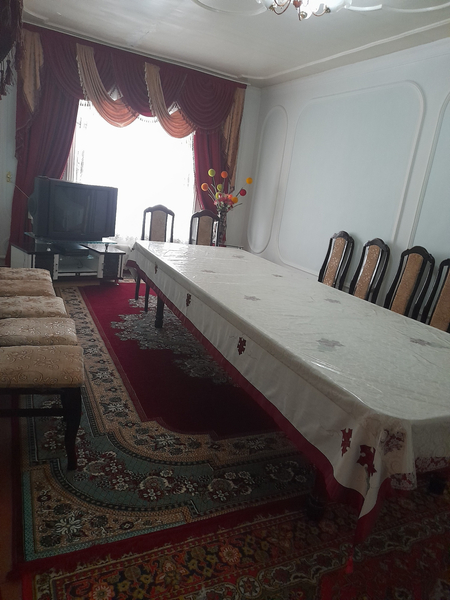 Hovli sotiladi 150.000