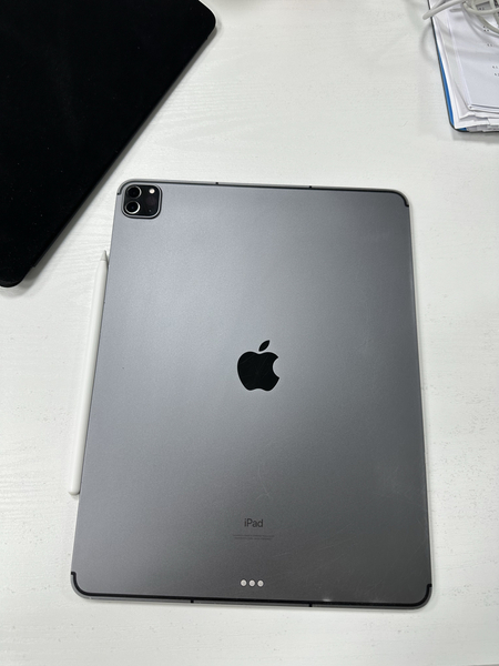 Ipad Pro 12.9 В очень хорошем состоянии