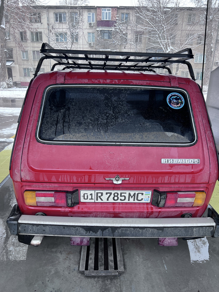 Niva 2121 sotiladi srochna