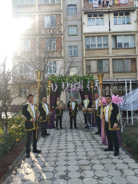 Yaxshi kunlaringizda xizmatingizdamiz