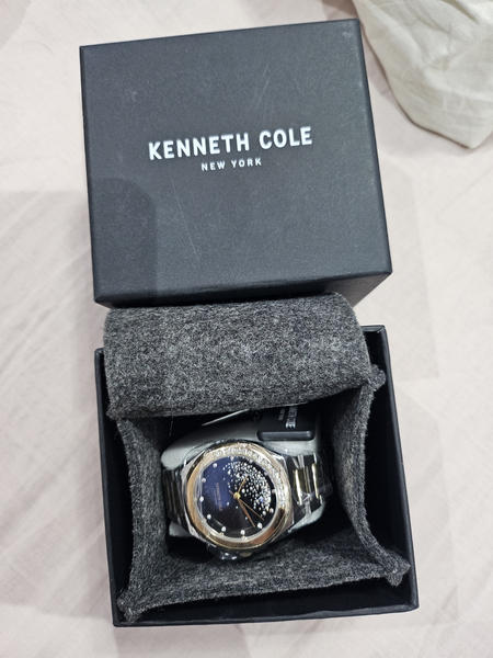 Часы Kenneth Cole