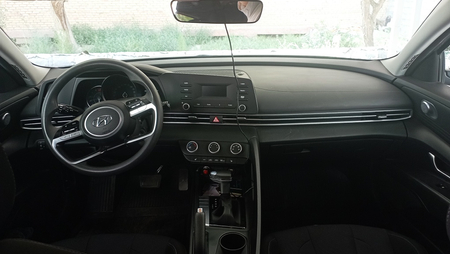 Hyundai Elantra 2021г
