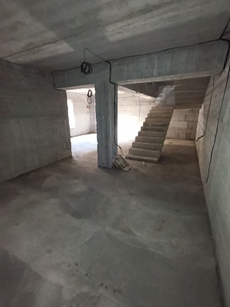 Продаётся 2-х этажный дом в центре Сергели