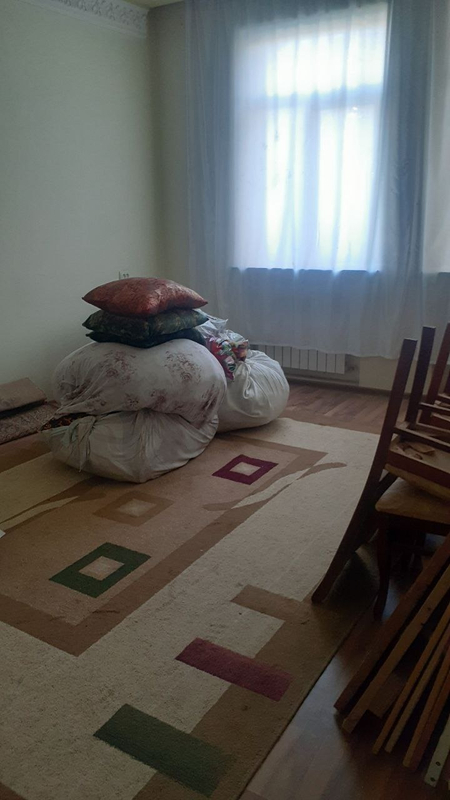 Сдается трех этажный дом на длительный срок в хорошем районе Ташкента