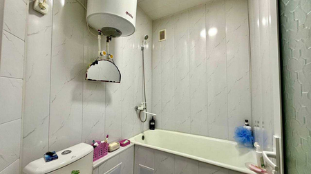 1 xonali kvartira sotiladi. e'lon id: 256709