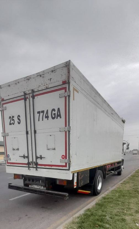 Isuzu 10 t lik sotiladi
