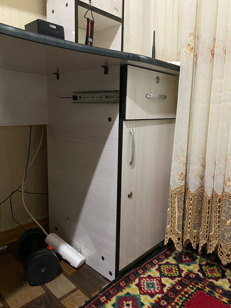 Письменный стол .