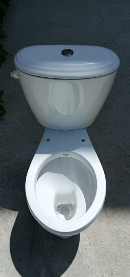 Продаю унитазы б/у