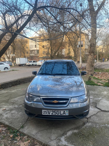 Nexia 2  1.6 motor