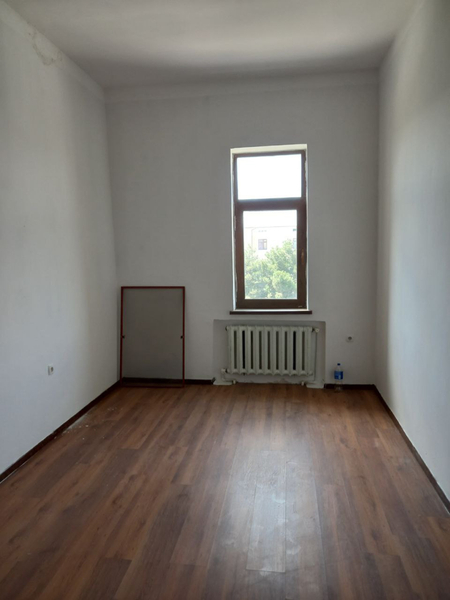 Kvartira sotiladi 4 xonalik